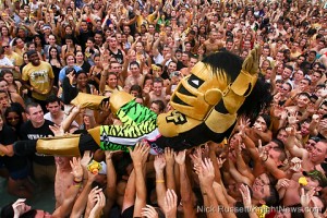 Photos: Spirit Splash — KnightNews.com