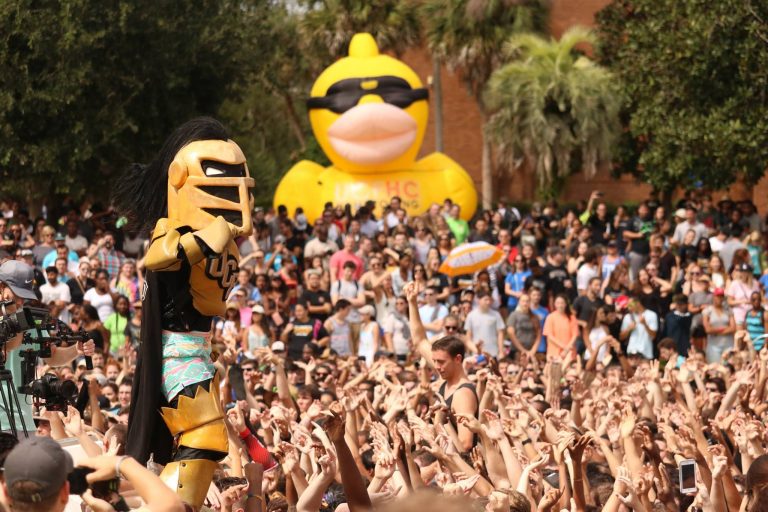 Spirit Splash: The story behind one of UCF's oldest traditions ...